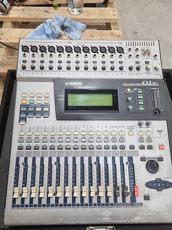 Yamaha 01V 01V 2000s | Reverb Canada