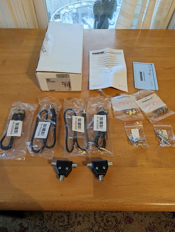 Shure UA221 Passive Antenna Splitter Kit | Reverb
