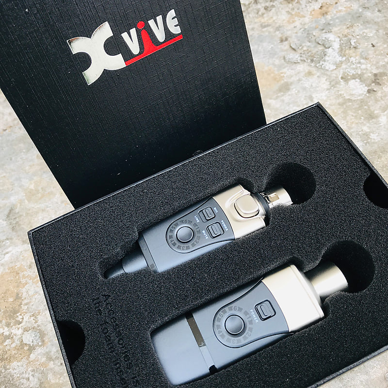 Xvive U3 microphone Wireless System Transmitter / Receiver | Reverb