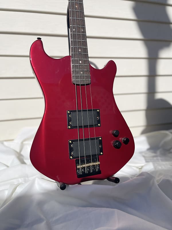 Manta Manta Bass 2023 - Royal Red | Reverb