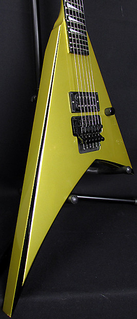 Jackson RR24 Randy Rhoads Flying V in Gold and Black | Reverb