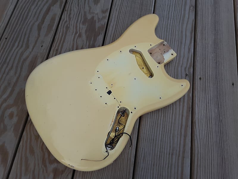 Fender Musicmaster 1976 1977 White guitar body | Reverb UK