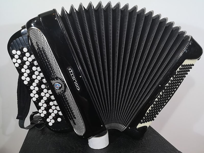 SOLD! Giulietti F115C (4/5 reeds, LMMH) accordion | Reverb