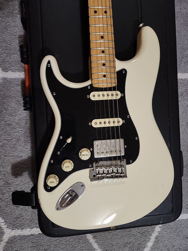 Fender Stratocaster Left handed | Reverb