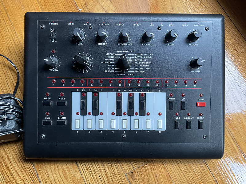 x0xb0x x0xb0x xOxbOx analog 303 synth clone - circa 2009. | Reverb