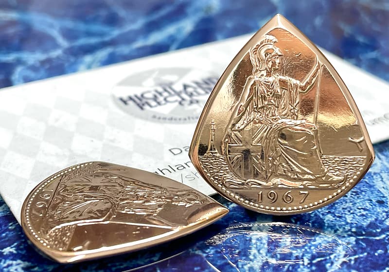 Christmas Gift….The Highland Plectrum Co. One 1967 Queen | Reverb