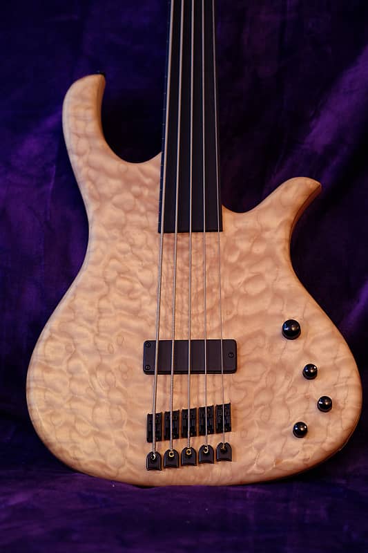 Human Base Jonas 5 2020 - Quilted Maple | Reverb