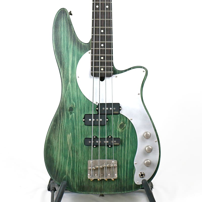 Offbeat Guitars Roxanne PJ 32" Medium Scale Bass in Jade Glow | Reverb