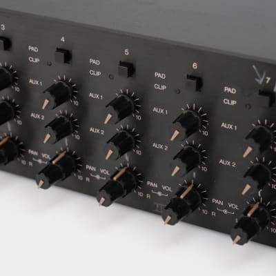 Yamaha MV802 8-Channel Rackmount Line Mixer #54284 | Reverb