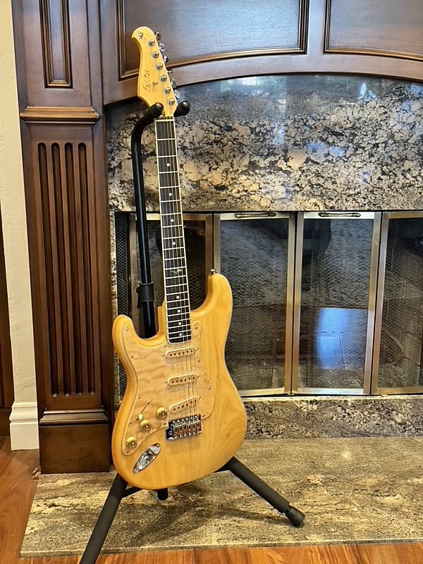 Raven West Guitar Stratocaster - Natural (Left-Handed) - Near | Reverb