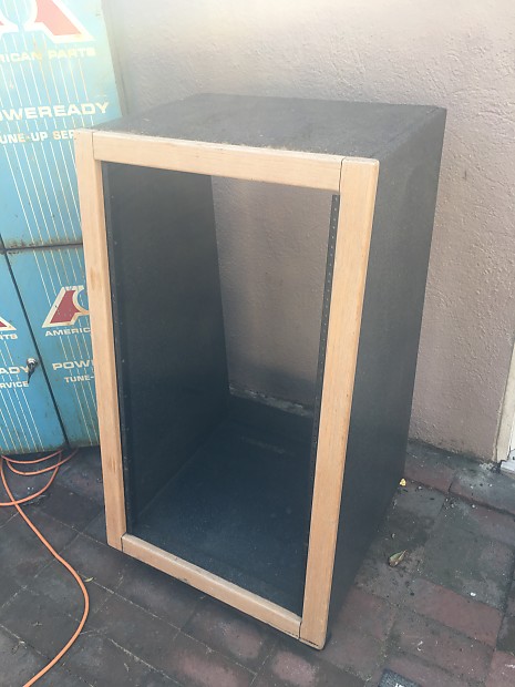 20u Slanted Wood Studio Rack - 20 space on casters | Reverb