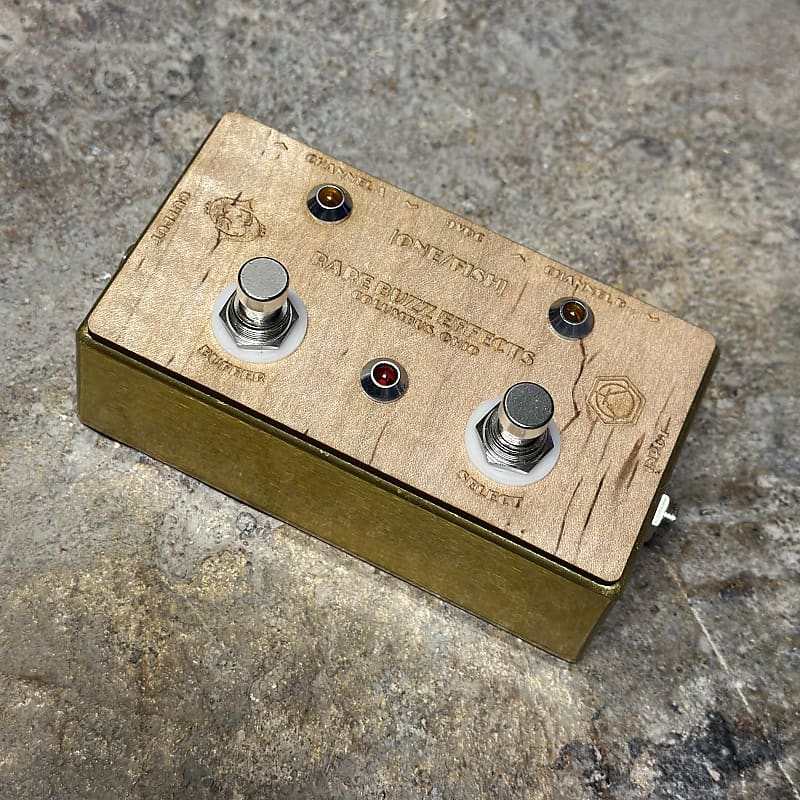 Rare Buzz Effects One/Fish 2023 - Gold/Maple top | Reverb Canada