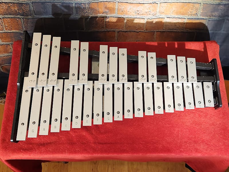 Ludwig 2 1/2 Octave Bell Set | Reverb