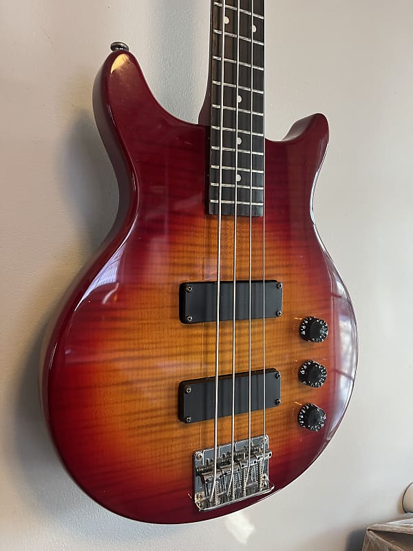 Hamer Slammer SB4 short scale bass guitar flame cherry burst | Reverb