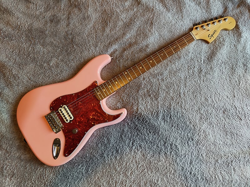 Squier Tom Delonge Strat Build Seymour Duncan Pink | Reverb UK