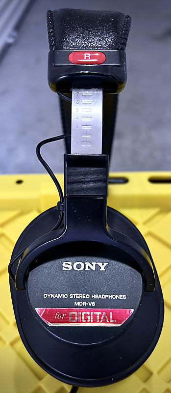 Sony MDR-V6 Headphones (Studio Monitor) | Reverb