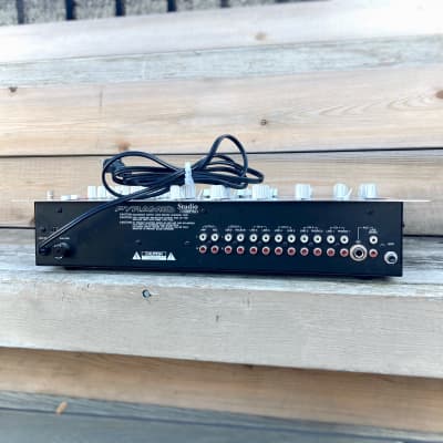 PYRAMID - PMR9600 - Rack-Mount DJ Stereo Mixer with 6 | Reverb