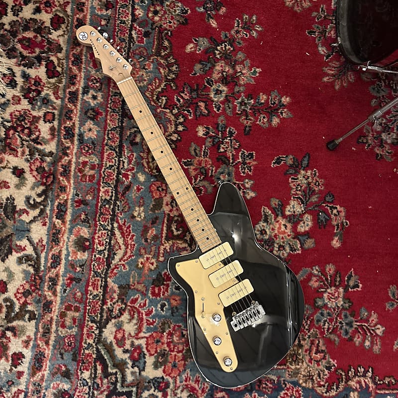 Left Handed Reverend Jetstream 390 with Roasted Maple | Reverb