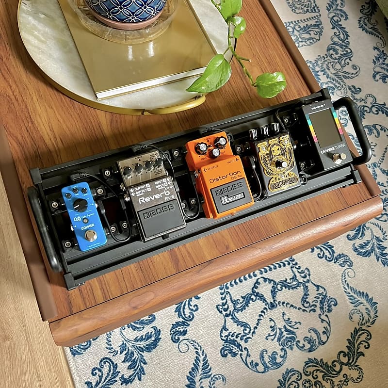 Guitto GPB-01 Small Aluminum Pedalboard and Joyo Power Supply | Reverb