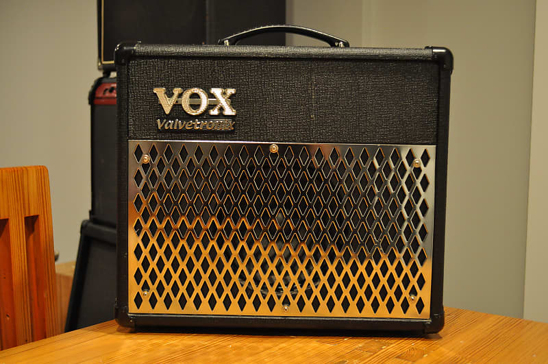 Vox Valvetronix AD15VT 15-Watt 1x12 Hybrid Guitar Combo Amp | Reverb
