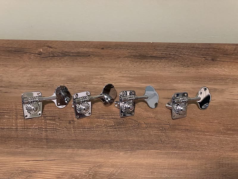 Fender Vintage Style Bass Tuning Machines (Chrome) | Reverb
