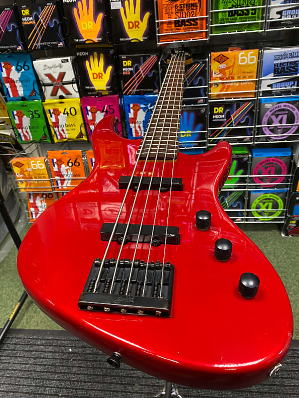 Guild Pilot SB605 bass guitar in red - Made in USA | Reverb