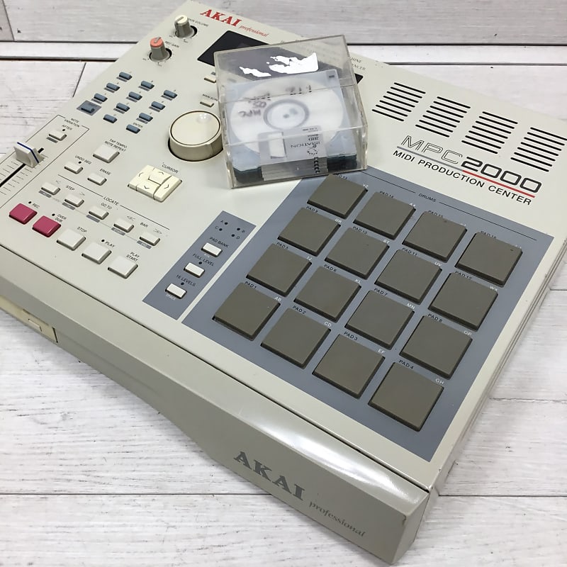 Akai MPC2000 Beat Maker Upgraded 32RAM 8 Assignable Outputs | Reverb