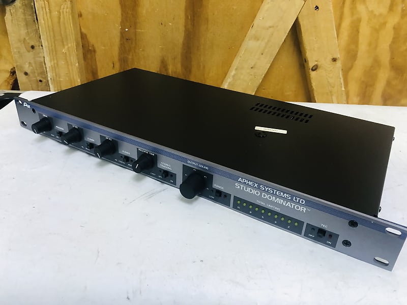 Aphex Studio Dominator 700 Precision Multiband Stereo Peak | Reverb
