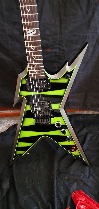 Dean Bumblebee Slime Razorback "05" Bumblebee Slime Finish | Reverb