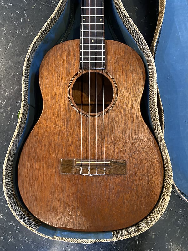 Favilla Baritone Ukulele c. 1950 | Reverb