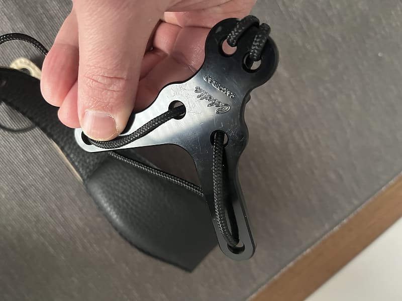 Cebulla - Leather neck strap | Reverb Canada