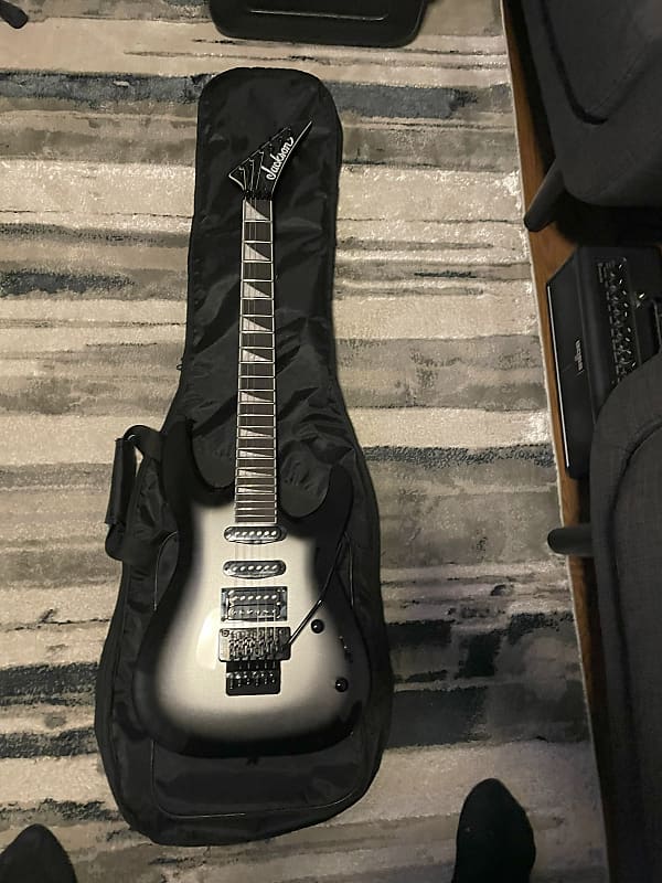 Jackson Dinky 2021 - Silverburst | Reverb