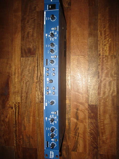 Samson S-2 Way Stereo Crossover | Reverb