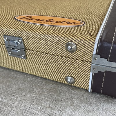 Danelectro Hardshell Case First Reissue Era 1998-2001 Tweed w | Reverb