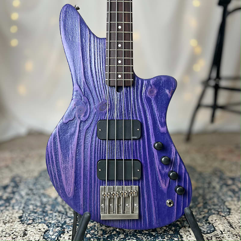 Offbeat Guitars "Jax 4" 32" Medium Scale Bass in Jelly on | Reverb