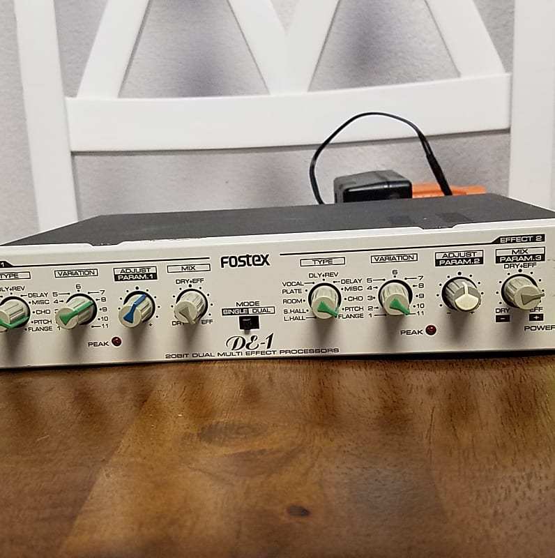 Fostex DE-1 20Bit Multi Effect Processors | Reverb