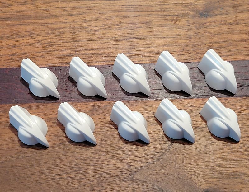 Davies Moulding 2300 BL Chicken Head Knobs - White | Reverb