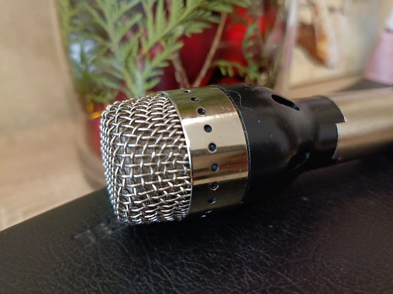 Tesla AMD411 N Studio Dynamic Microphone | Reverb UK