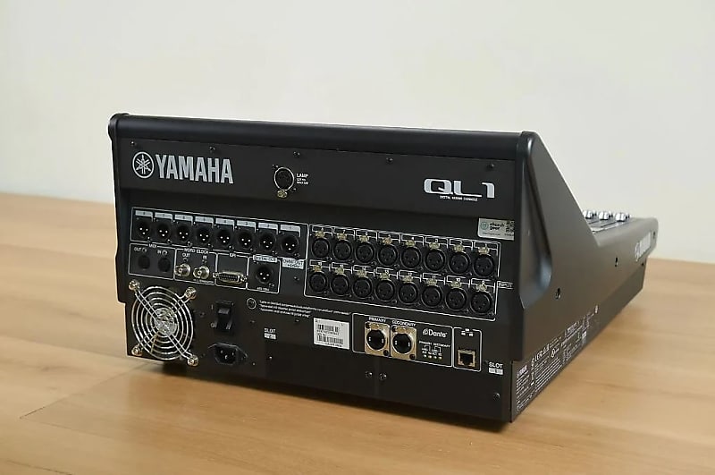 Mint Yamaha QL1 16-Input 8-Output Digital Mixing Black | Reverb