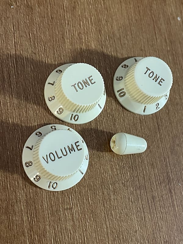 WD Music Aged White Strat Knobs & Tip (1V 2T) Fender | Reverb