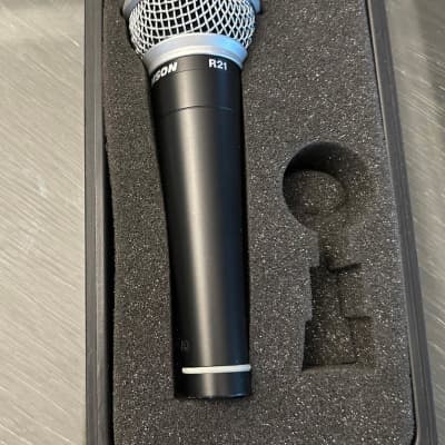 Samson R21 Dynamic Vocal Microphone Mic | Reverb