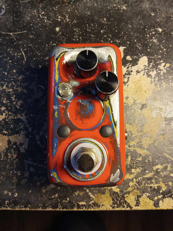 Dongeomac Jordan Bosstone Fuzz in Distressed Red over | Reverb