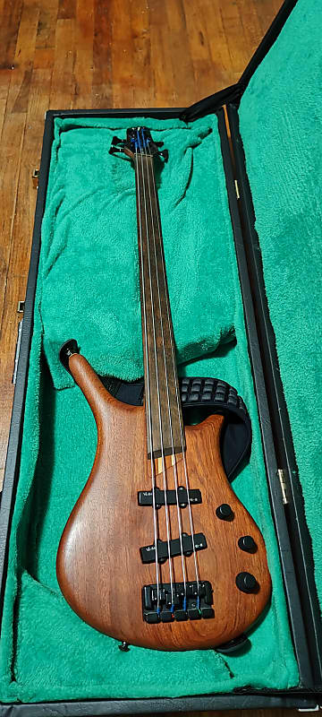 Vester Clipper VB13 Fretless | Reverb