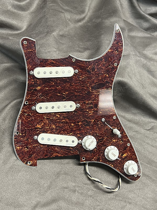 Fishman Fluence Loaded Pickguard, Battery Pack | Reverb