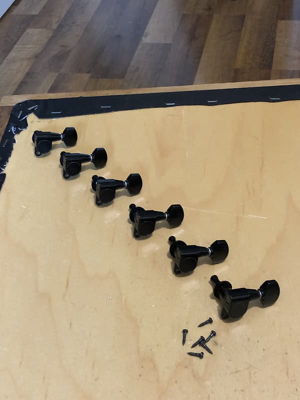 Gotoh Japan Black 90 Degree Guitar Tuning Pegs 6 In Line | Reverb UK