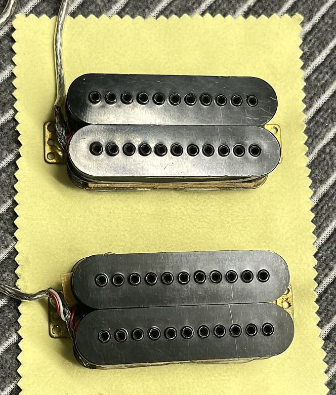 Set of 2 Vintage Carvin M22 Humbucking Pickups - 1981 - black | Reverb