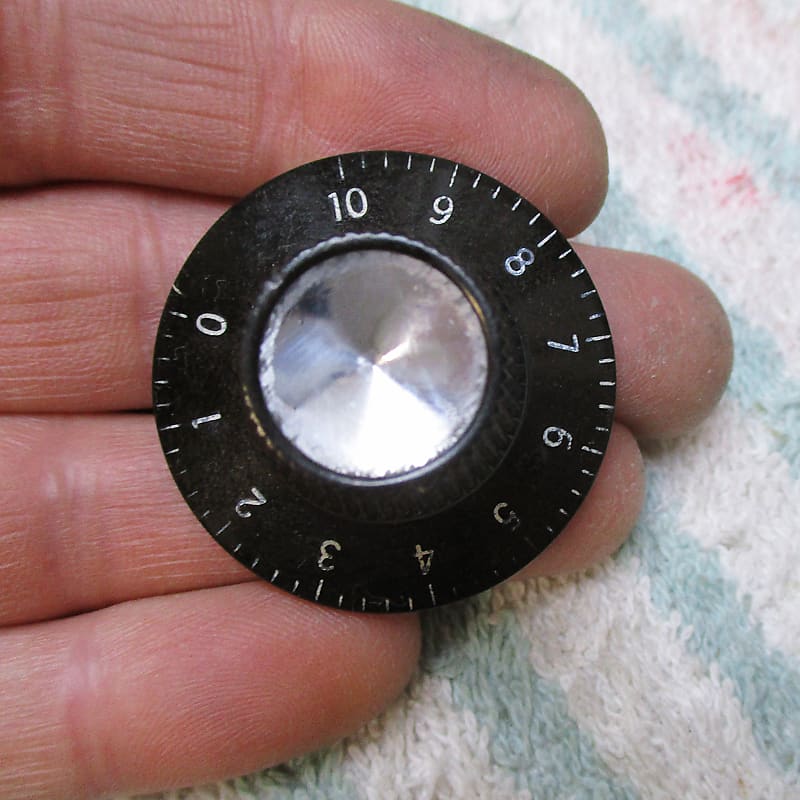 One 1970s Sunn Coliseum Bass / 880 Rogan Bros. knob #3 | Reverb