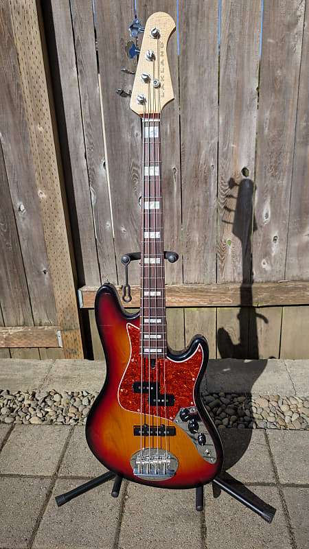 Lakland USA HH-30 Short Scale Bass - 3 Tone Sunburst | Reverb UK