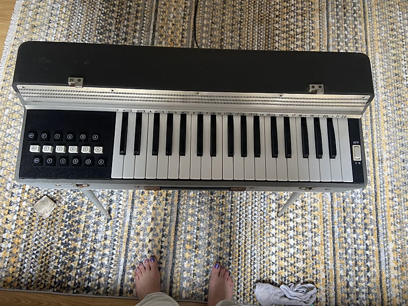 Lorenzo 1960s Lorenzo chord Organ / Mini piano / keyboard | Reverb UK