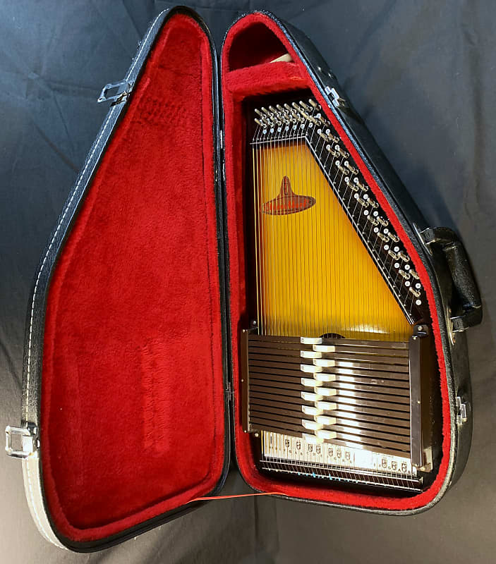 1980's Rhythm Band ChromAHarp 15-Chord Sunburst Gloss | Reverb